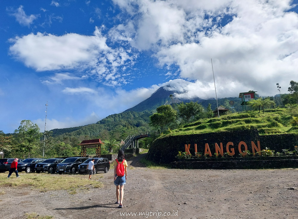 MAU MELIHAT GUNUNG MERAPI DARI DEKAT TANPA MENDAKI? KE BUKIT KLANGON AJA…